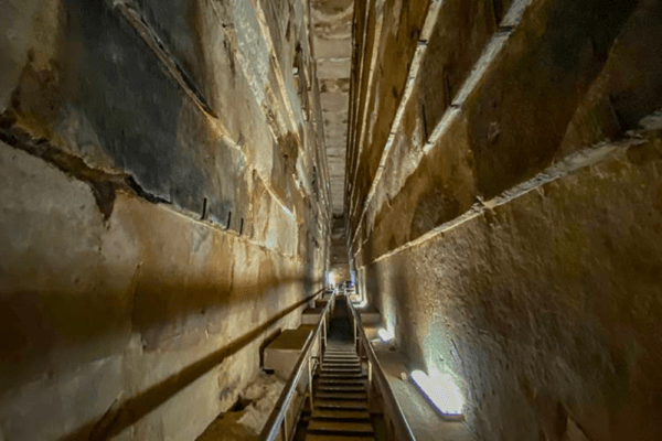 Khufu Pyramid Guide – History, Facts & Secrets of Giza